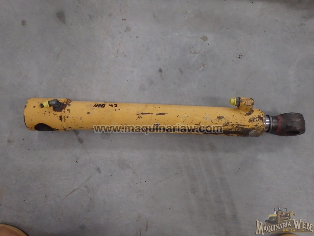 Maquinaria Wiebe KM. 24 - PISTON DE PATA ESTABILIZADORA DER.
